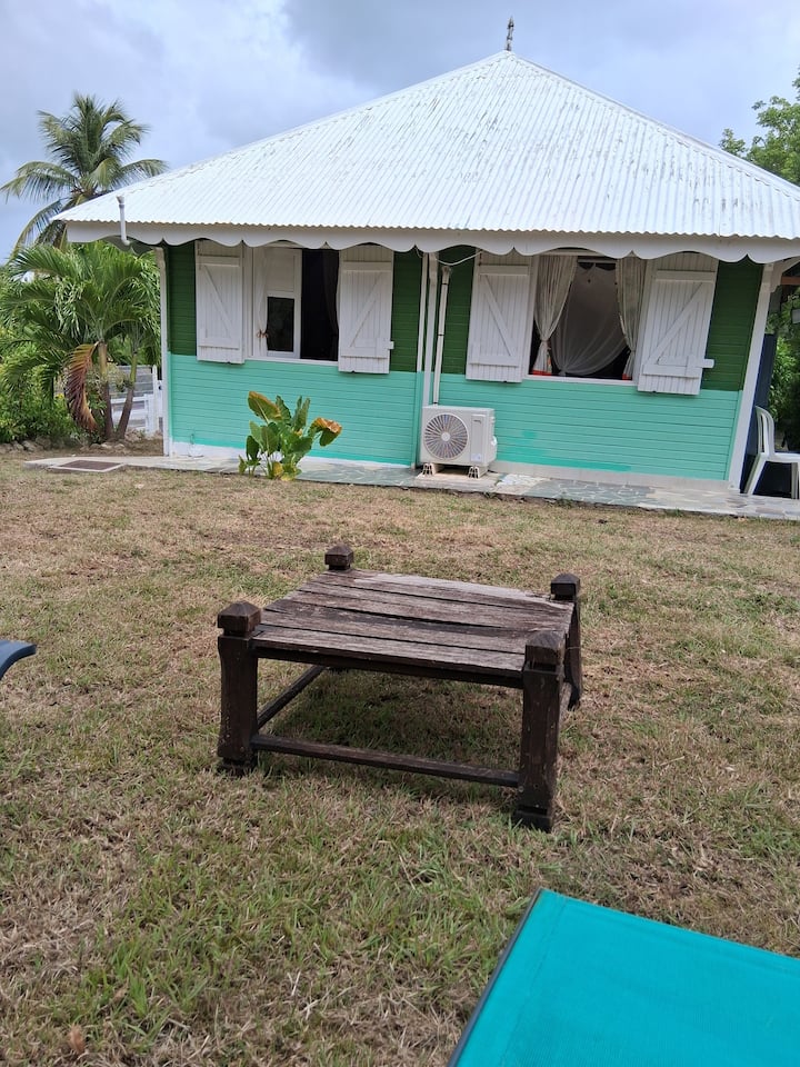 Bungalow Aurélie. Vert Do- 2 Personnes - Guadeloupe