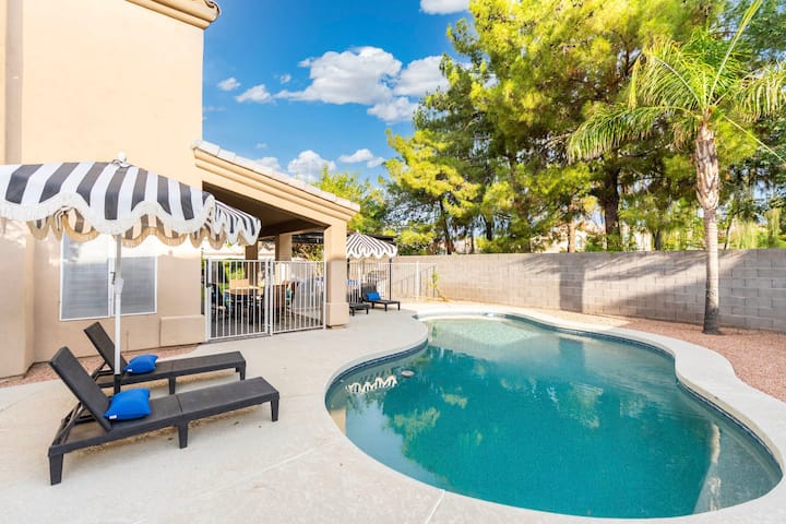 Heated Pool & Putting Green: Chandler Home! - Chandler, AZ