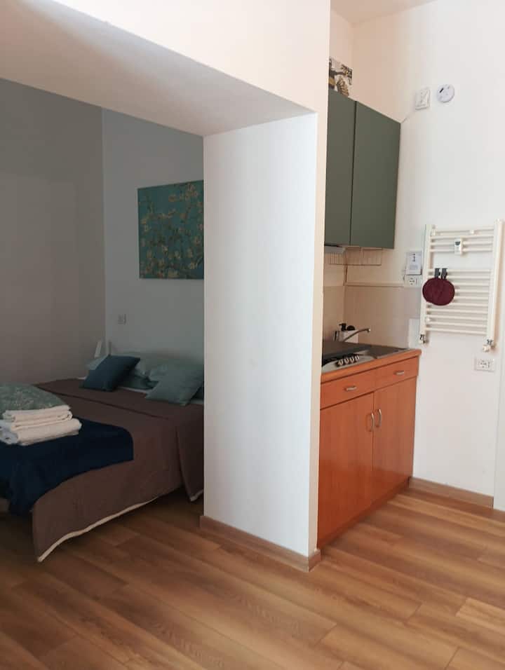 Charming 2-guest Apt In San Giovanni Landmark - Róma