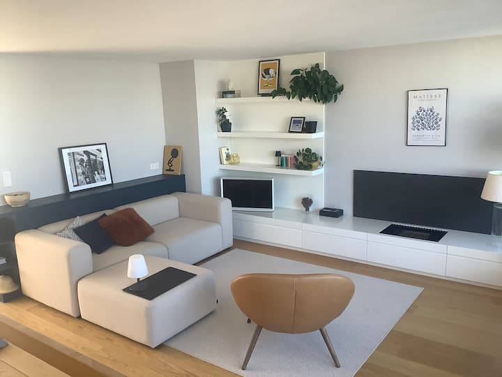 Newly Renovated Stylish Flat, Central - Munich