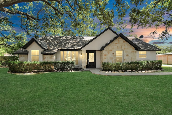 Katy Relocation Modern | King Beds | Pets | 30 Day - Katy, TX