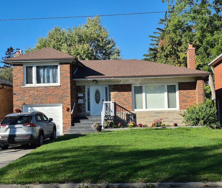 Private Suite In A Quite Neighborhood Near Subway - Toronto