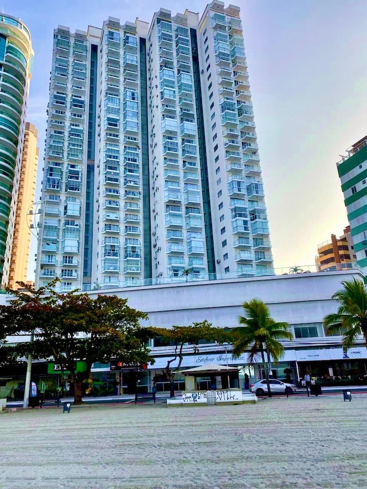 Ap Pé Na Areia-centro - Vista Lateral Mar - Balneario Camboriú