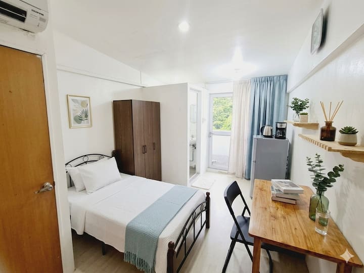 Prewar 'Revamped Studio-style' Balcony Room - Singapore