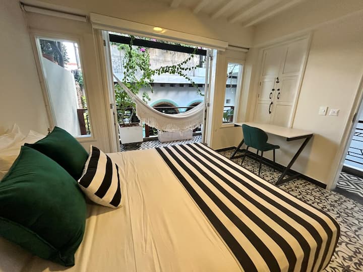 Hotel Queen Room• 2nd Floor + Small Pool - Taganga