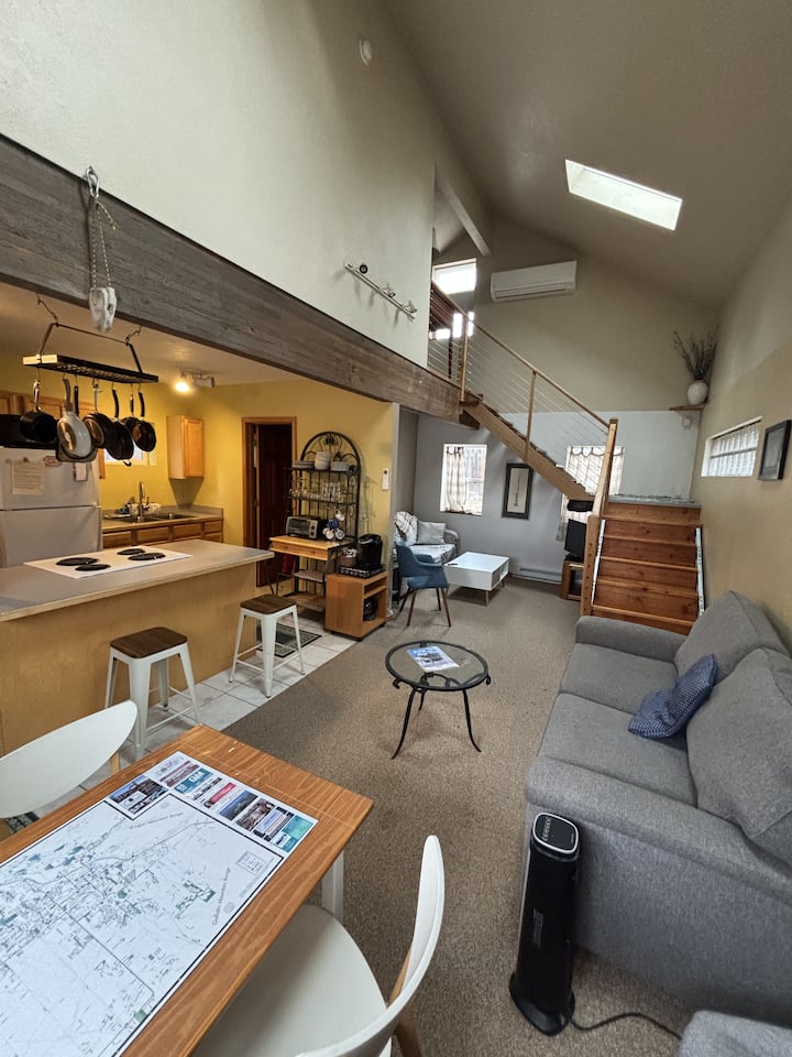 Sunny Bozeman Msu Cottage - Bozeman, MT