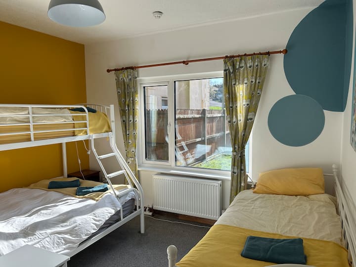 5 Bed 4 Bath (Sleeps 14 Ppl) In Village Near Coast - Dungarvan