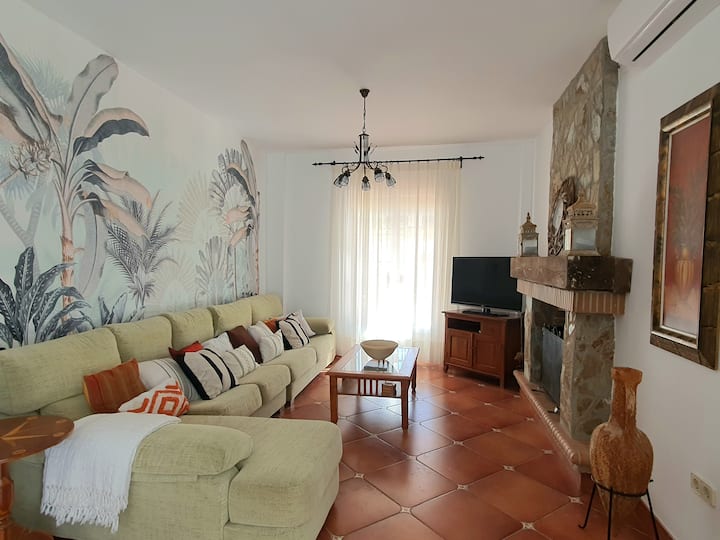 Charming Spanish Villa Beside Beach - Chipiona
