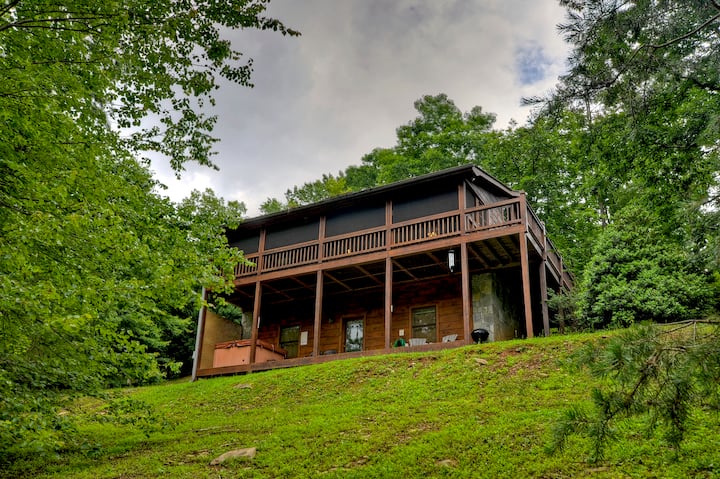 Sugar Creek Retreat-hot Tub,creek Front,pool Table - Blue Ridge, GA