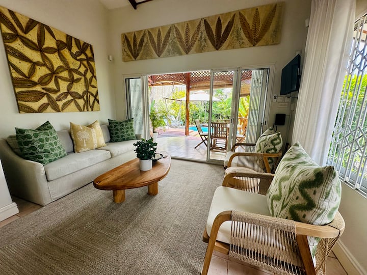 *Ti La Kaz Pool Garden Fully Aircon Outside Shower - Mahé