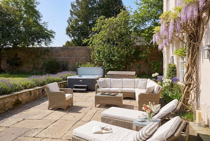 Manor House, Near Ripon, North Yorkshire - Ripon