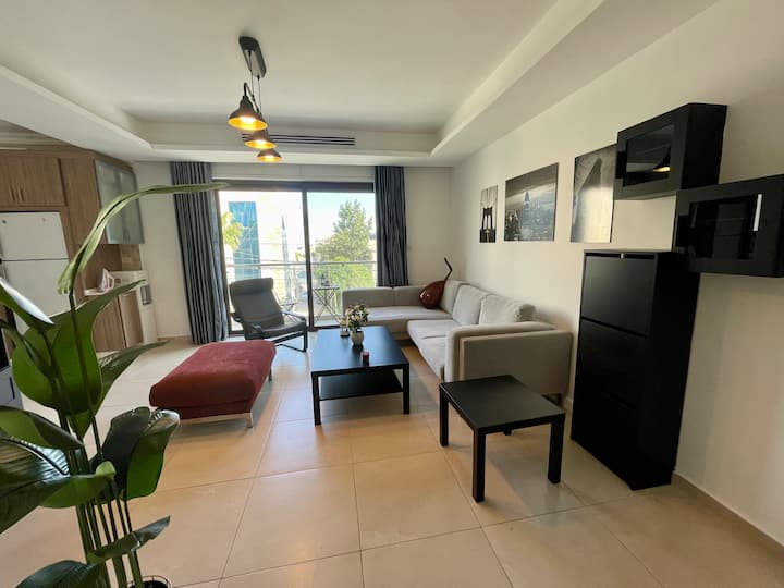 Um Uthaina Place - Fully Furnished! - Amman