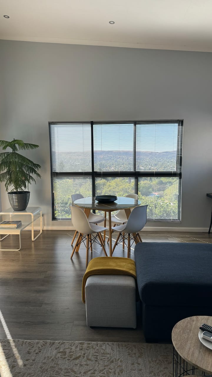 The View Balcony Apartment With Own Solar - Pretoria (South Africa)