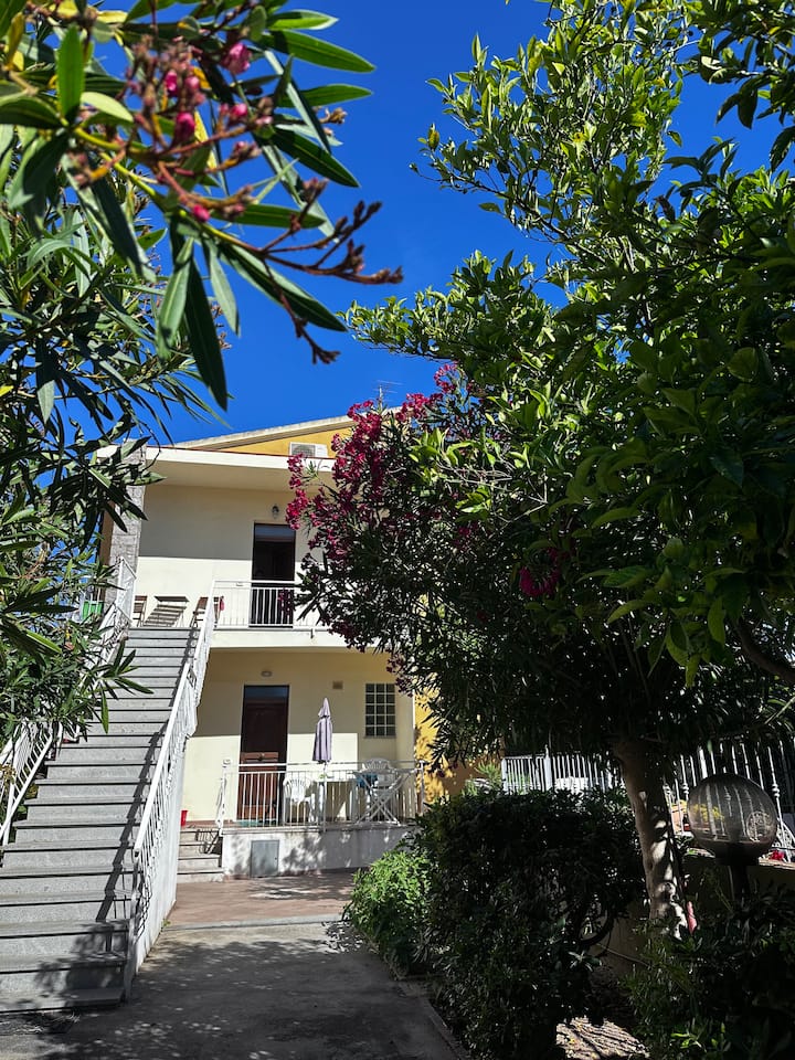 Due Passi Dalla Spiaggia Di Marina Di Campo - Marina di Campo