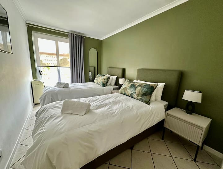 Escape To 205 In Stellenbosch Central-parking Incl - Stellenbosch
