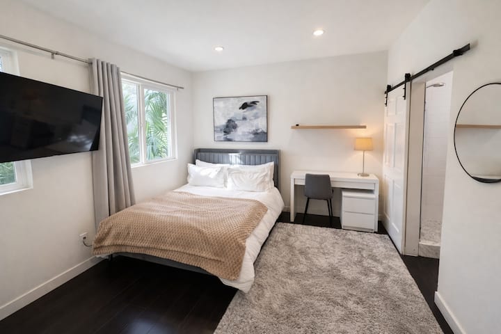 Modern Studio #5 Near Beverly Hills - Culver City