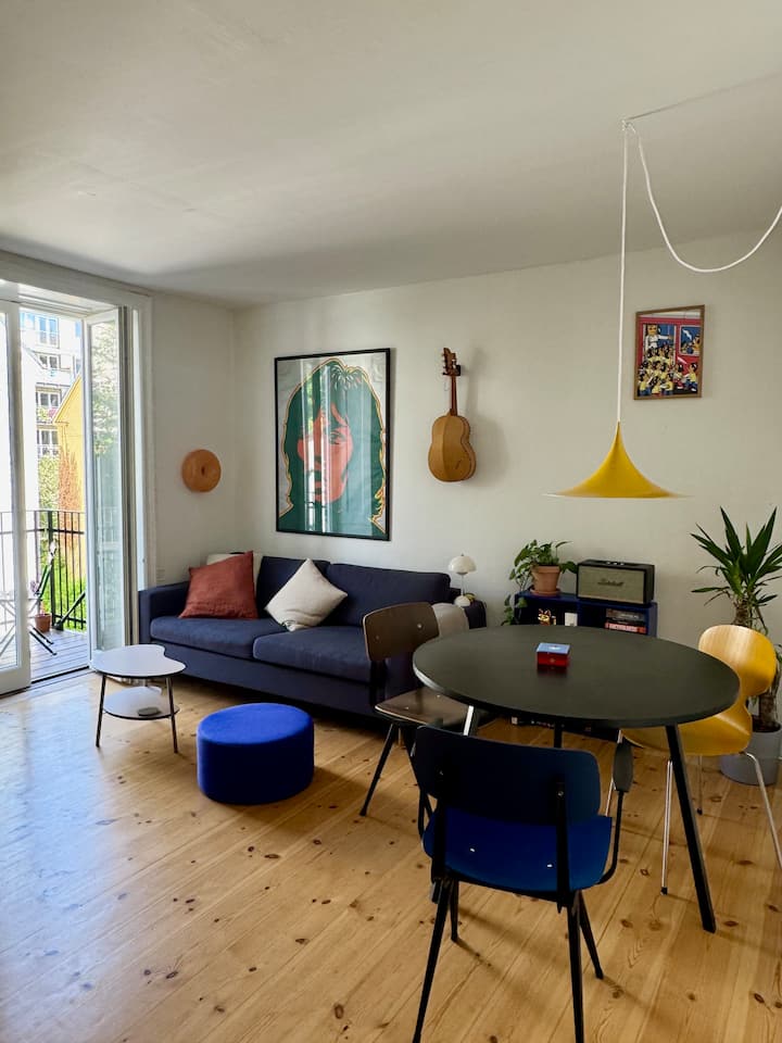 Cosy Flat With Balcony In Hippest Street Of Cph - 코펜하겐