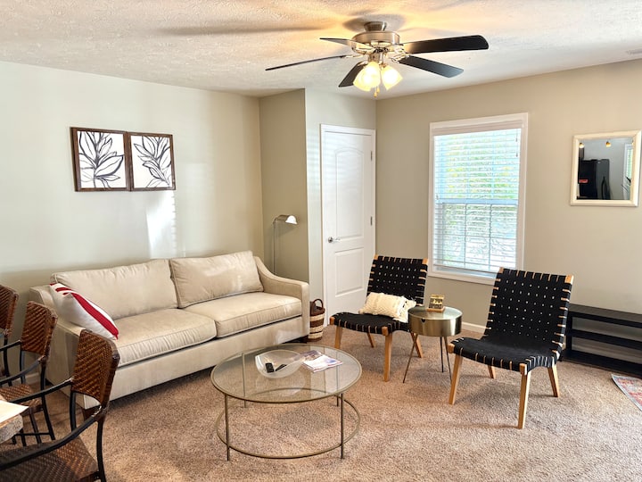 Nice 2 Bedroom Condo - Bloomington, IN