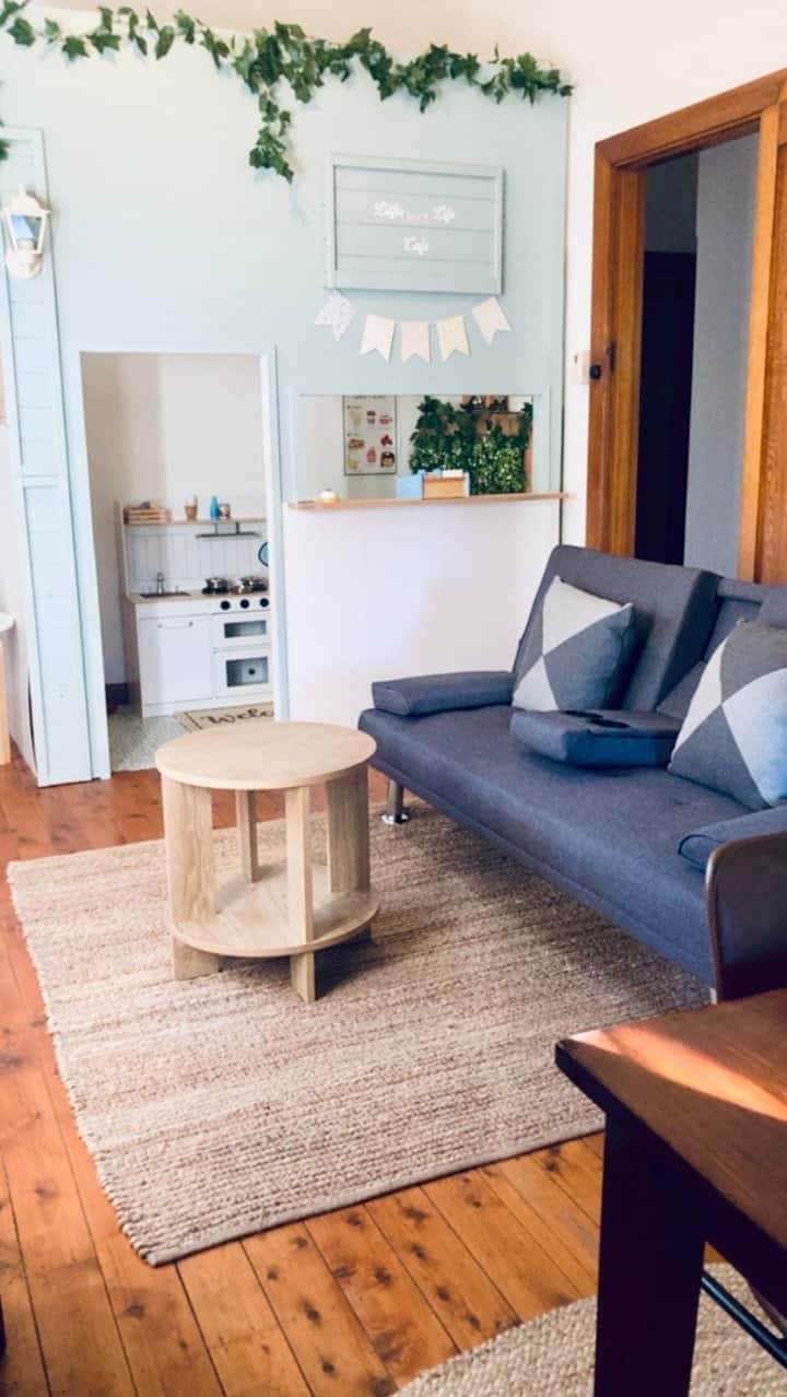 “Clairmont Central “Walk To Town Family Friendly ! - Albury