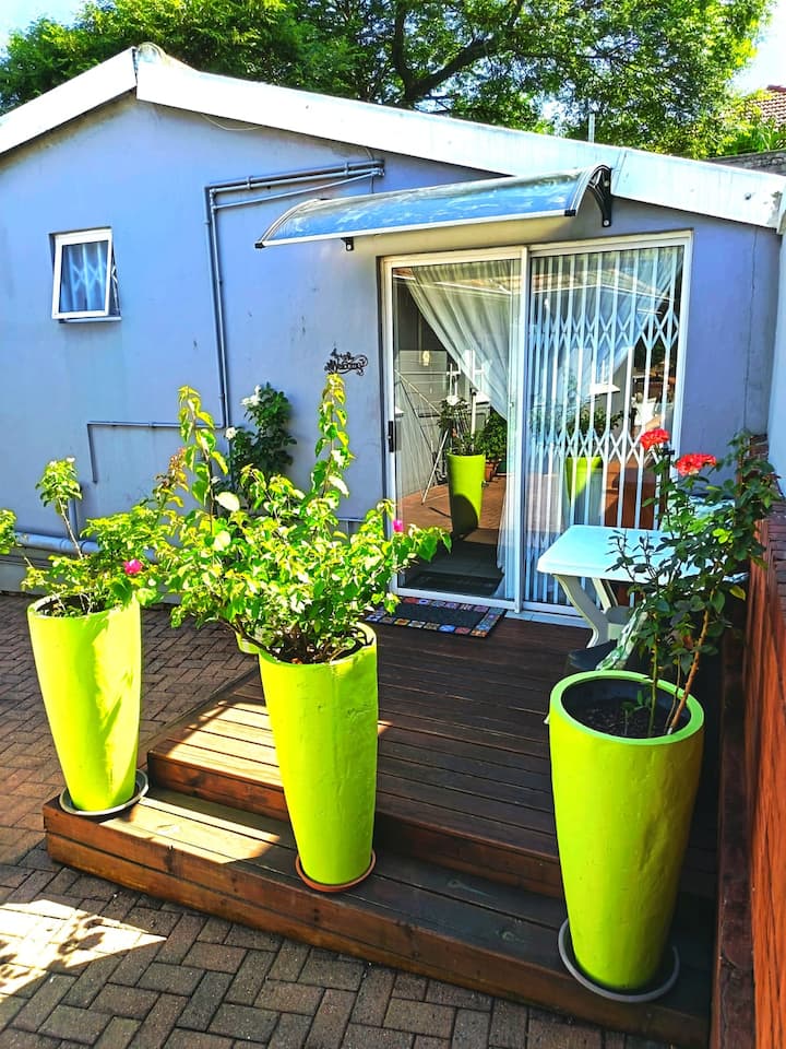 Luxury & Private, King Bed, Wi Fi Netflix Aircon - 德本