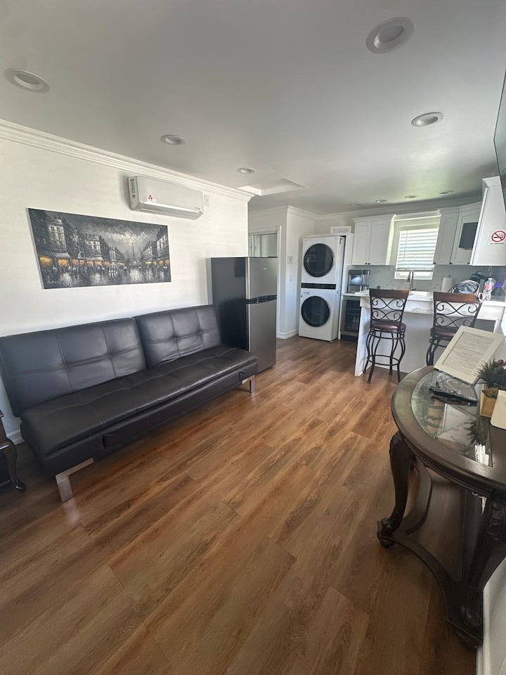 Bright & Cozy Guesthouse - Los Ángeles, CA