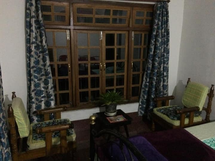 1. Room With Mountain Sunrise View -Parking & Wifi - Kalimpong