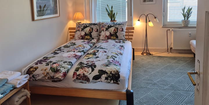Schönes Helles Zimmer Mit Bad, Nähe Bilk, Nähe Uni - Düsseldorf