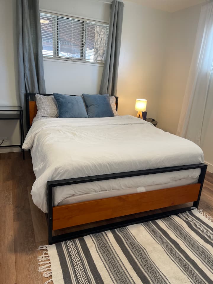 Upstair Airy Inviting Suite 2 Bedr +Kitchen - Denver, CO