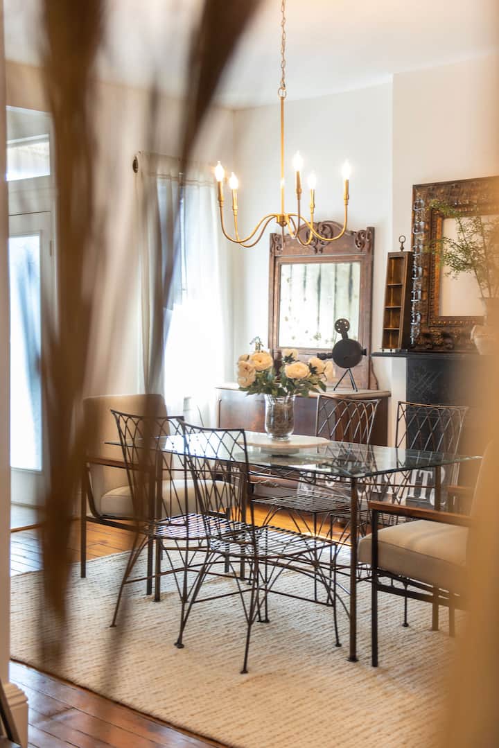 Charming 5 Bed Rowhouse | Downtown,stadiums,strip - Pittsburgh, PA