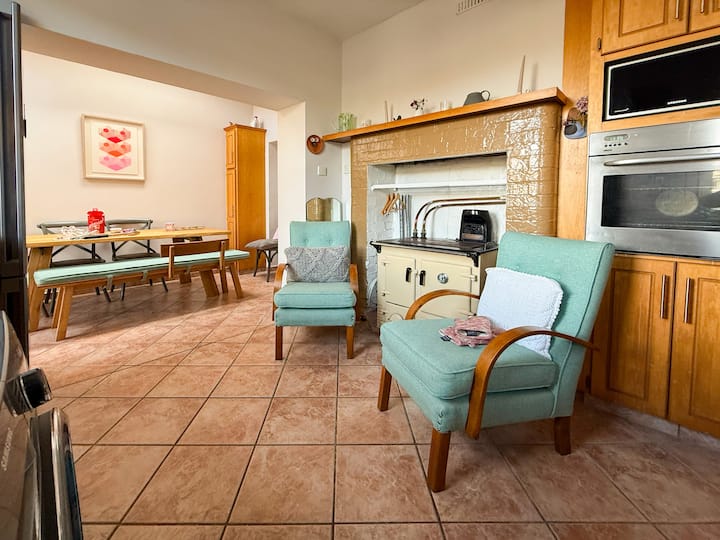 Amazing Location, 1930s Family Home In City Centre - Galway