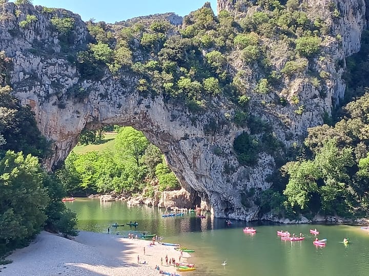 Gite Le Vieux Murier
Près De Vallon Pont D'arc - Villeneuve-de-Berg
