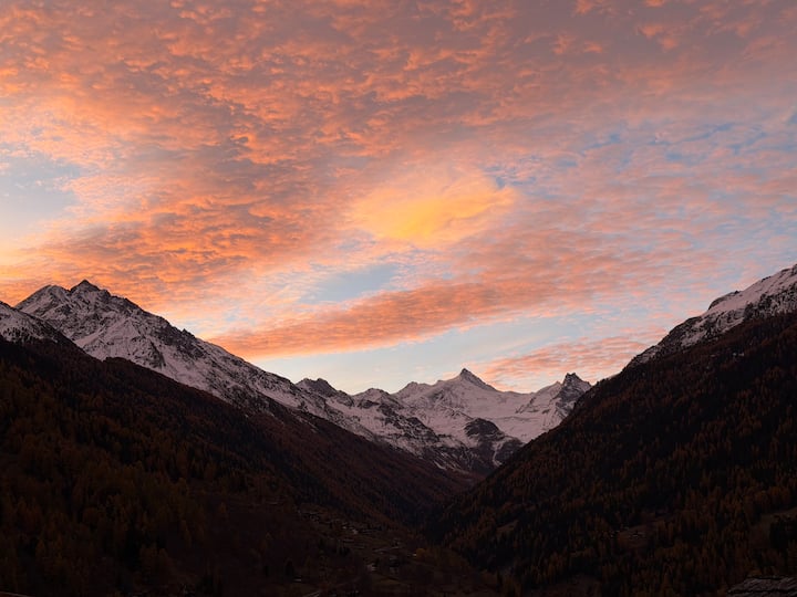 Jolie Maison Avec Un Superbe Panorama - Grimentz