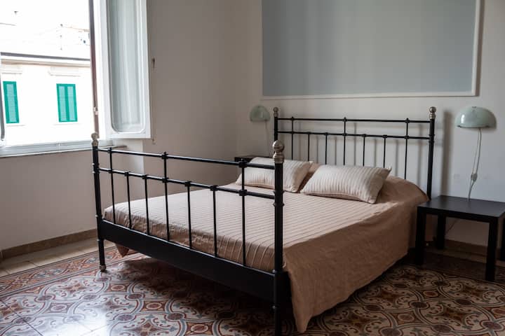 Double Room • Shared Bathroom • Parking - Livorno