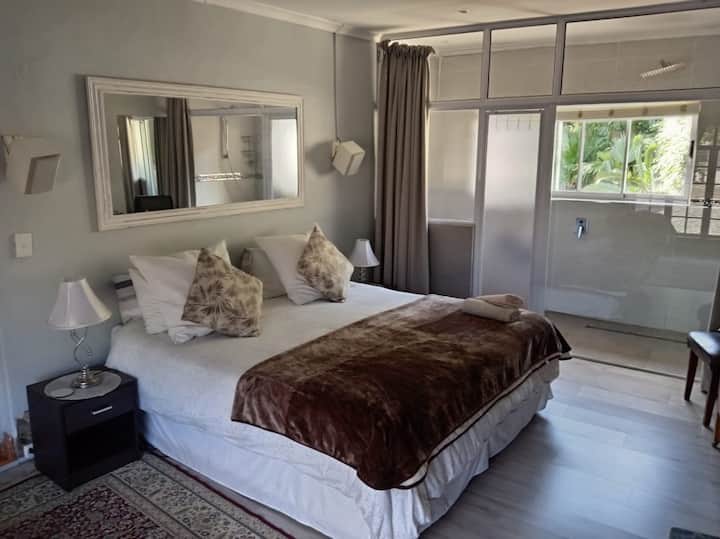 Deluxe Suite - - Port Elizabeth