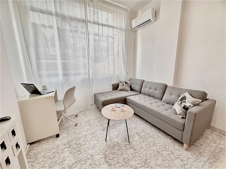 3 Bdrooms: King, Queen & Single Excellent Location - Barcelona