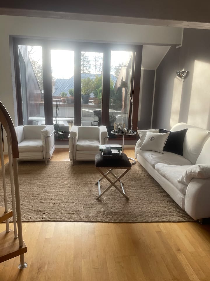 Zimmer In Schöner Maisonettewohnung Room To Rent - Munich