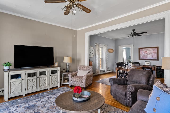 The Leclaire River Loft - Iowa