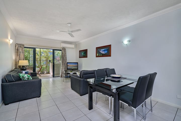 Getaway Cairns - Deluxe Apartment - Cairns