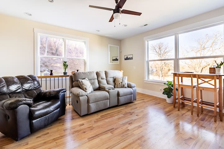 Guest House With Stunning Sunrise & City Views - Chattanooga, TN