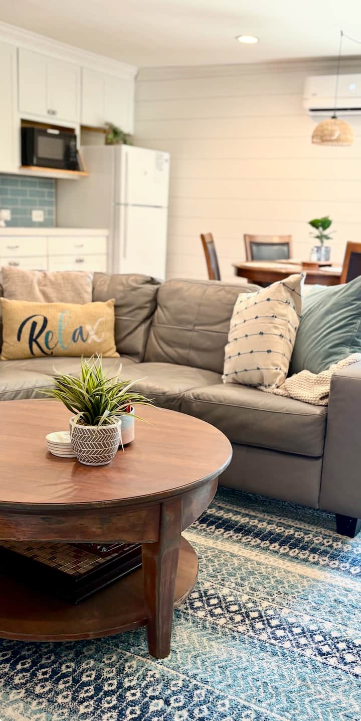 The Happy Hideout/sleeps 8/ Updated/central/king - Pleasant Hill, CA