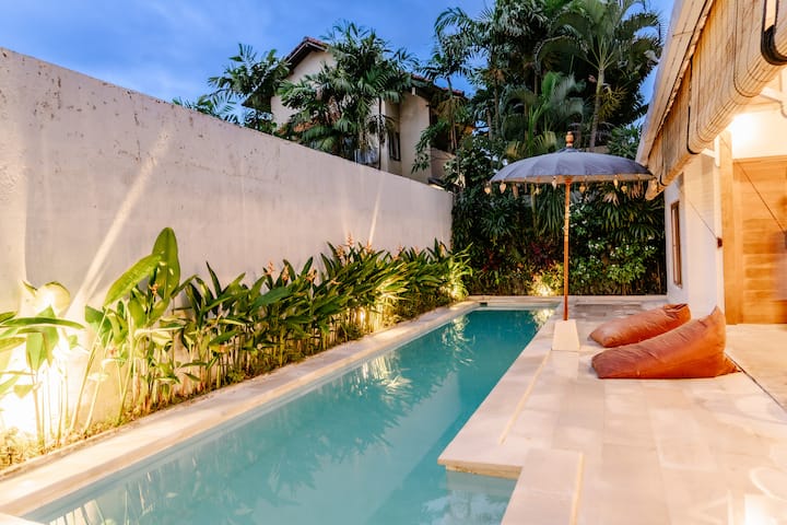 Villa Kazz 2 - Walking Distance To Best Beach Club - Bali