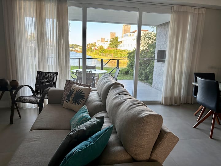 A Melhor Vista Do Rossi Nesse 3 Dorm Frente Lago - Xangri-Lá