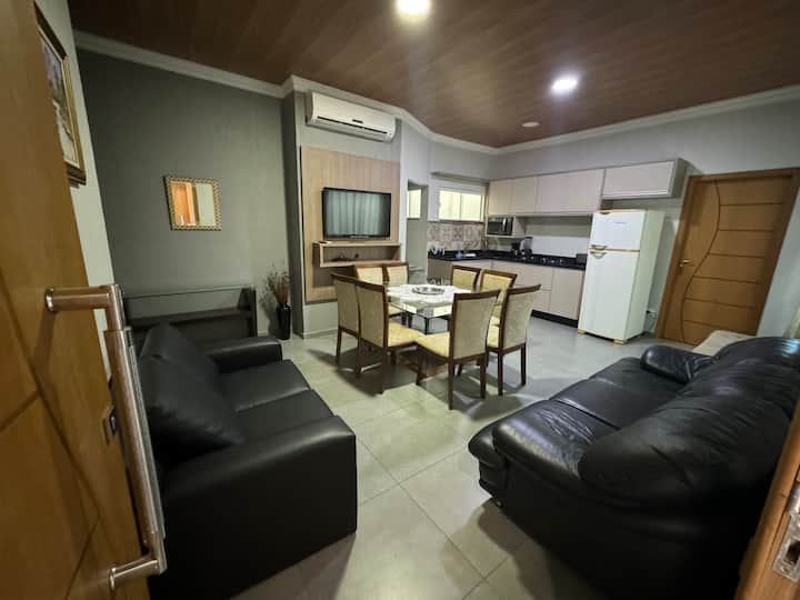 9 Pessoas, Novo, Todos Os Comodos Com Ar. - Foz do Iguaçu