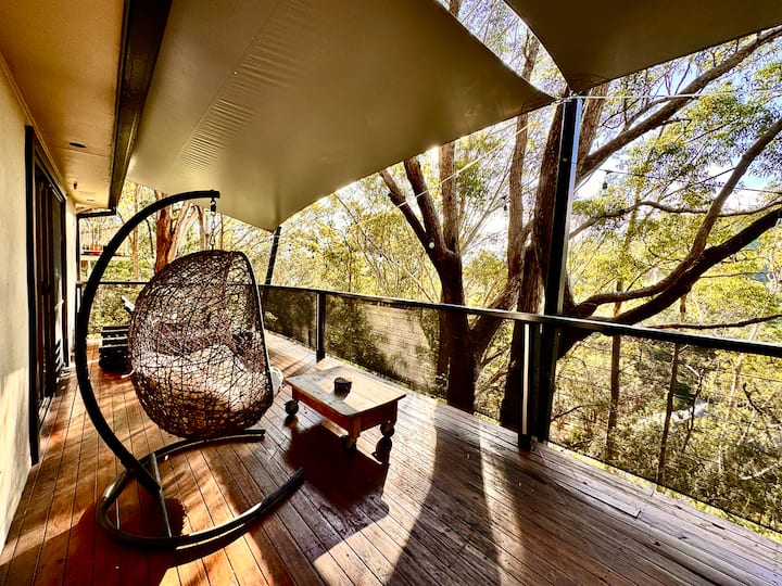 Treehouse Coastal Retreat - Deck With Bush Views - Gosford