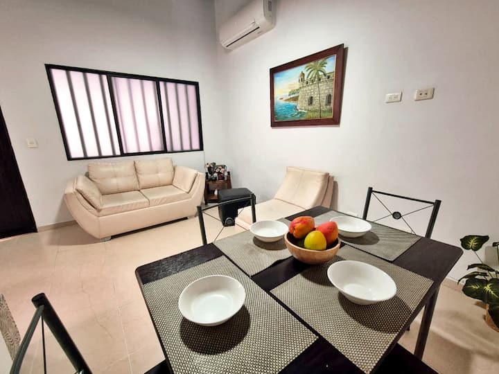 Cozy Apt – Walk To Metro, Stadium, 70 & Laureles - Medellín