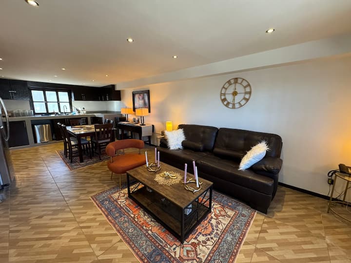 2 Min To Airport · Safe · 3 Br W/ Private Baths - Tijuana