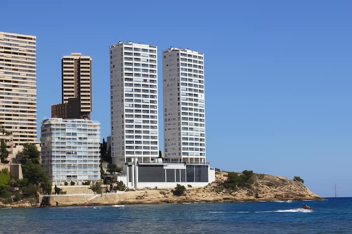 Seaside Apartment With Unobstructed Views! - Benidorm