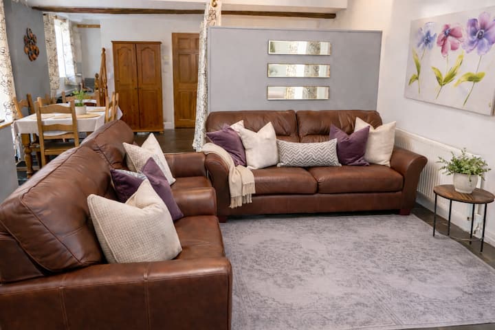 Romeo Cottage Hot Tub - Sleeps 4 Singles Or Double - Stratford-upon-Avon