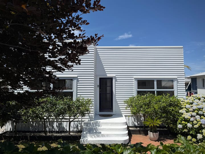 The Beach Bach - Mt Maunganui. - Mount Maunganui