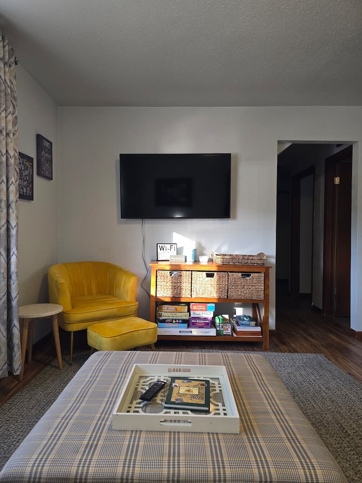 Main Level Unit-hawthorne Area-15 Min Walk Dwtn - Fargo, ND